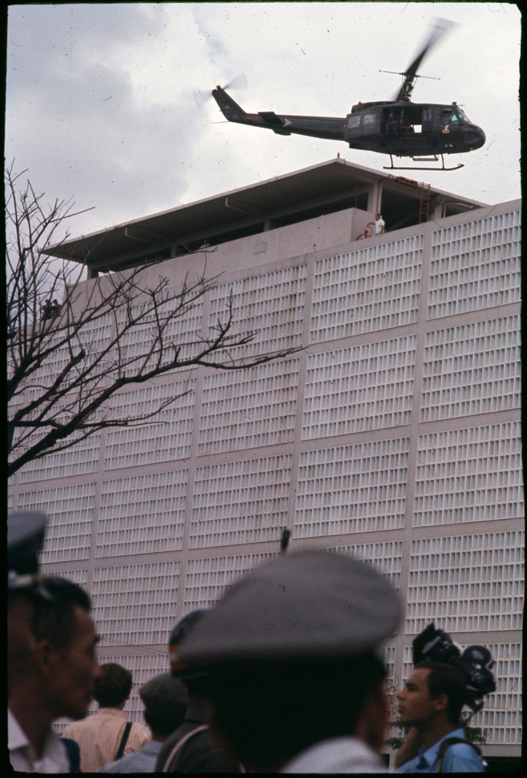 FALL / LIBERATION OF SAIGON, APRIL 1975 - DCL - Catherine Leroy ...