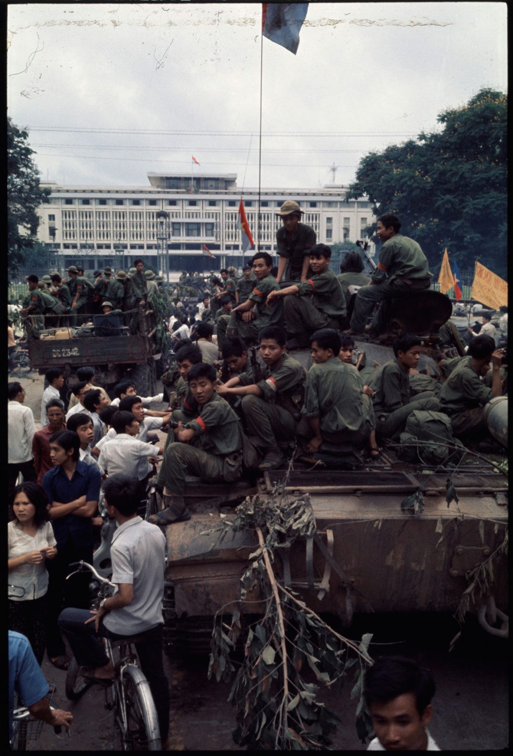 CHUTE / LIBÉRATION DE SAIGON, AVRIL 1975 - DCL - Catherine Leroy ...