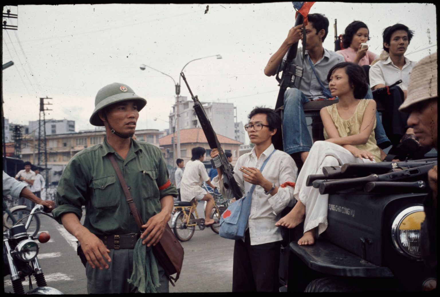 FALL / LIBERATION OF SAIGON, APRIL 1975 - DCL - Catherine Leroy ...